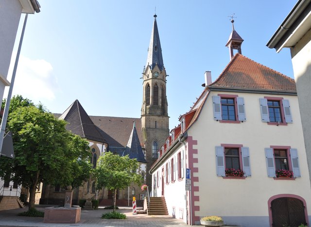 Dehom in Heidelheim und Helmsheim: Kleiner Rundgang durch das ...