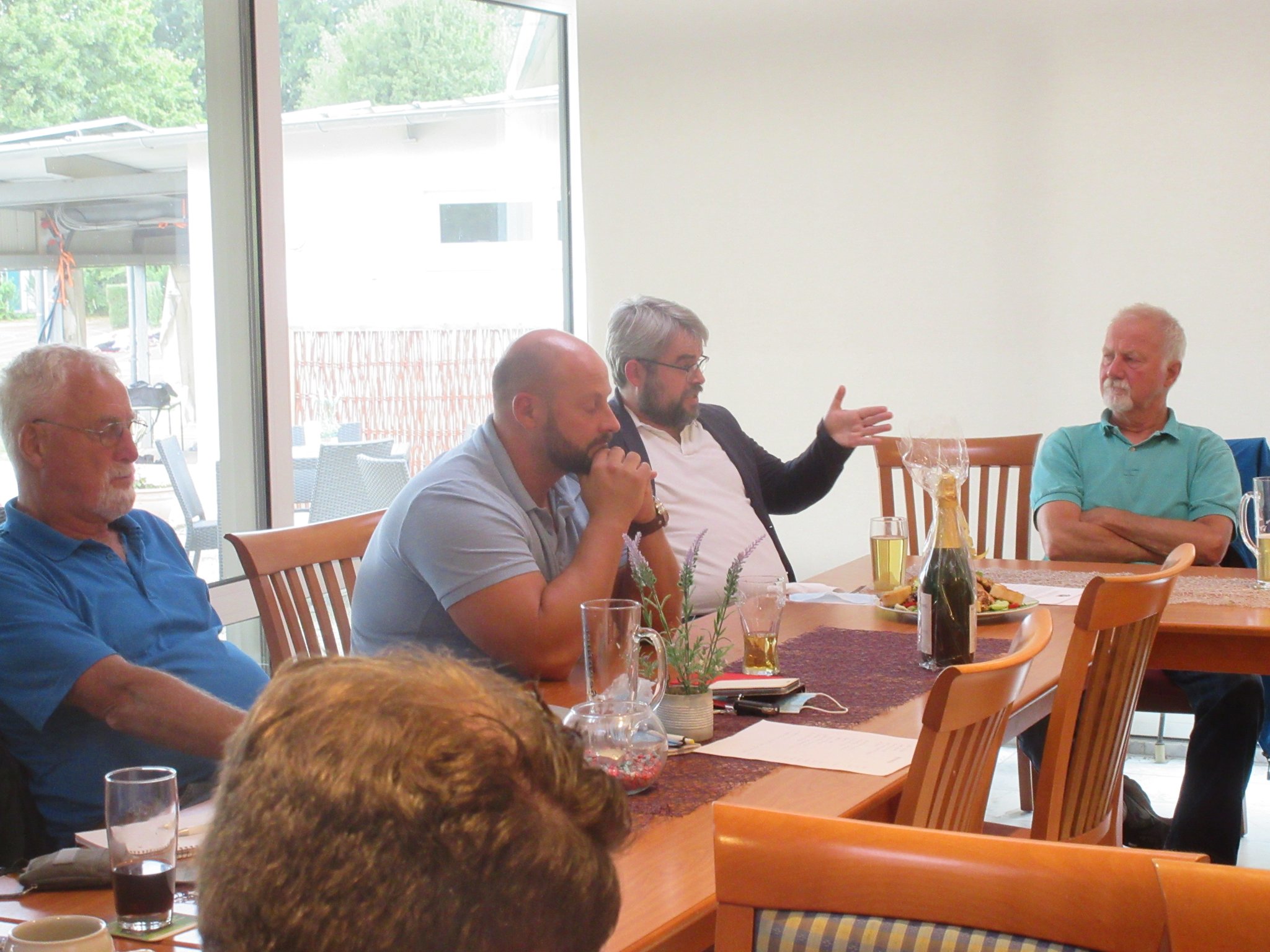 Landtagskandidat Stephan Walter stellt sich dem SPD-Ortsverband Bretten ...