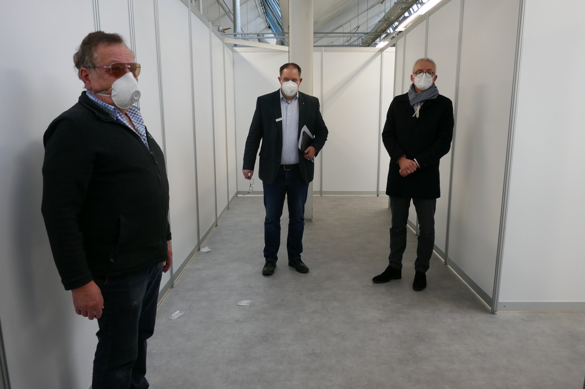 Geplant sind 800 Impfungen pro Tag: Arbeiten im Kreisimpfzentrum ...