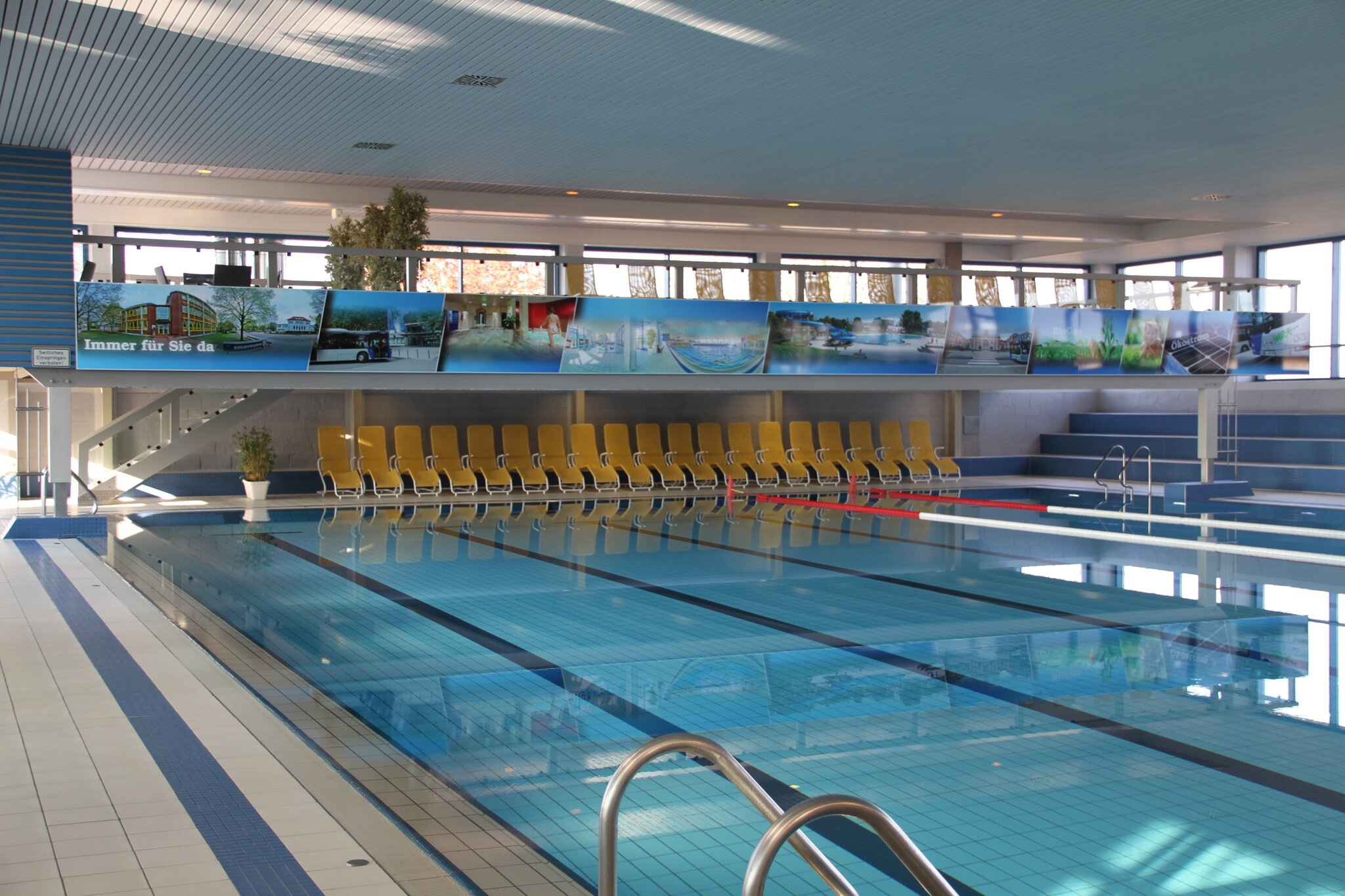 Wassertemperatur wird um zwei Grad gesenkt: Bruchsaler Hallenbad öffnet ...