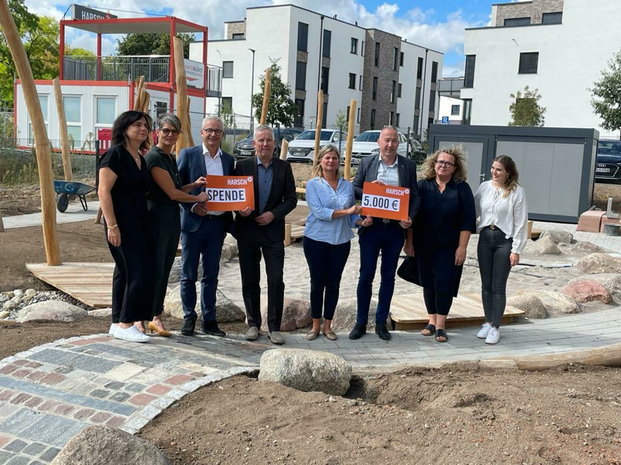 Spende für gemeinsame Aktionen der Kinder: Harsch spendet 5.000 Euro an ...