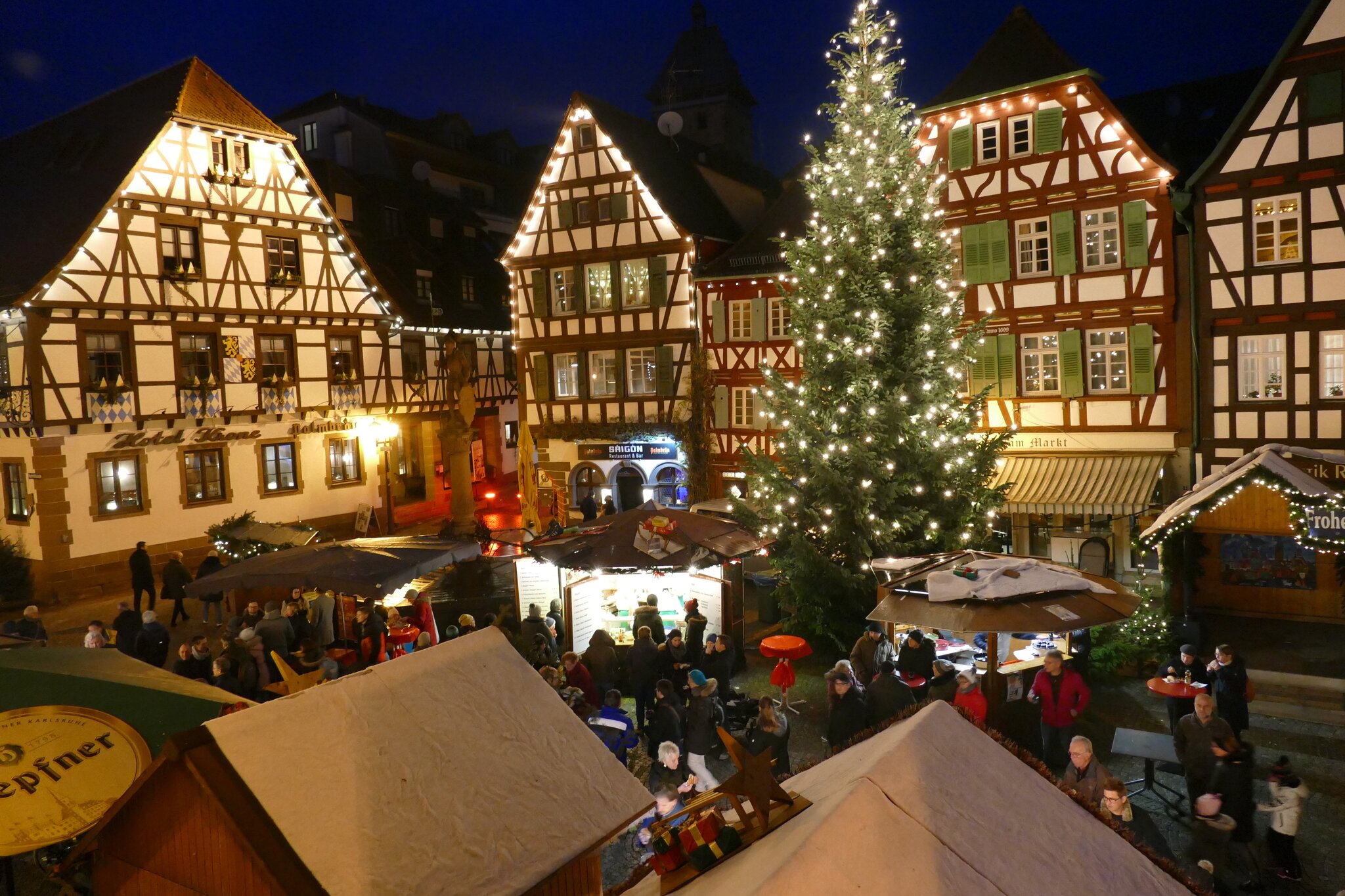 Mit Lichterfest und Hobbykünstlermarkt: Brettener Weihnachtsmomente 9 ...