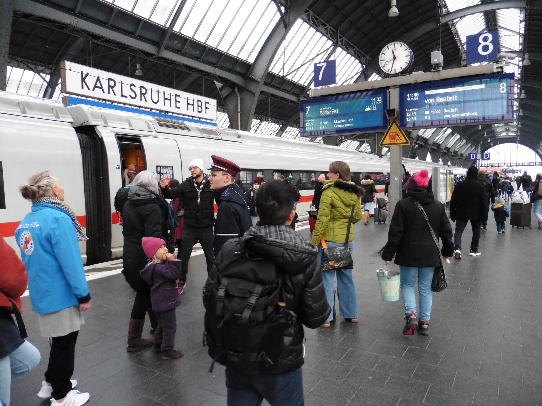 Advent (Ankunft) in der Region: Das Friedenslicht kam im Hauptbahnhof ...
