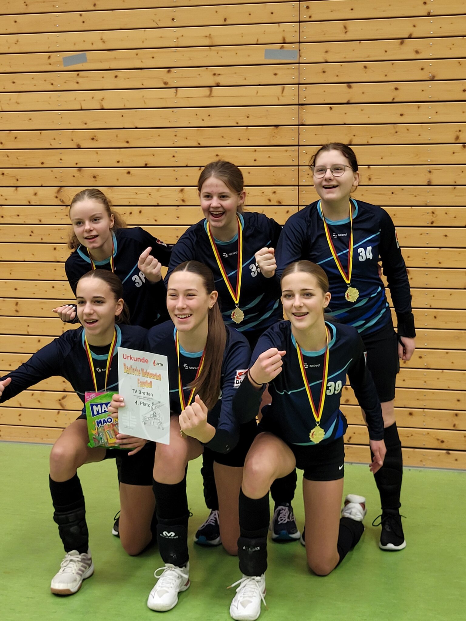 TVB Faustball Nachwuchs erneut Badischer Meister: U 16 Mädels machen es den Jungs nach - Bretten